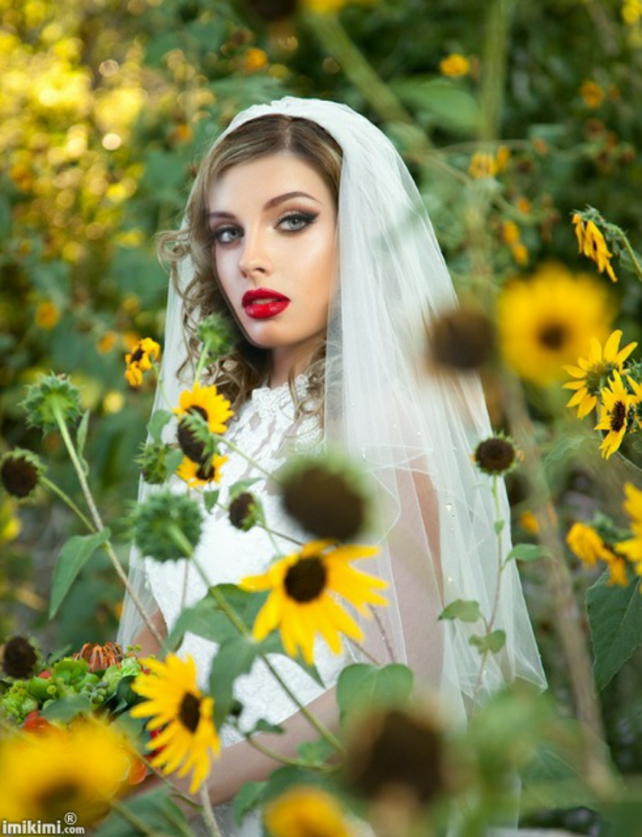 MIRONNA's Face Cut-Out Frames - The sunflower wedding Mironna face Cut ...